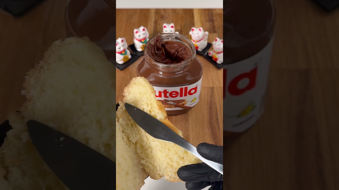 Italian croissant with Kit Kat chocolate #asmr #eating #food #kitkat ...